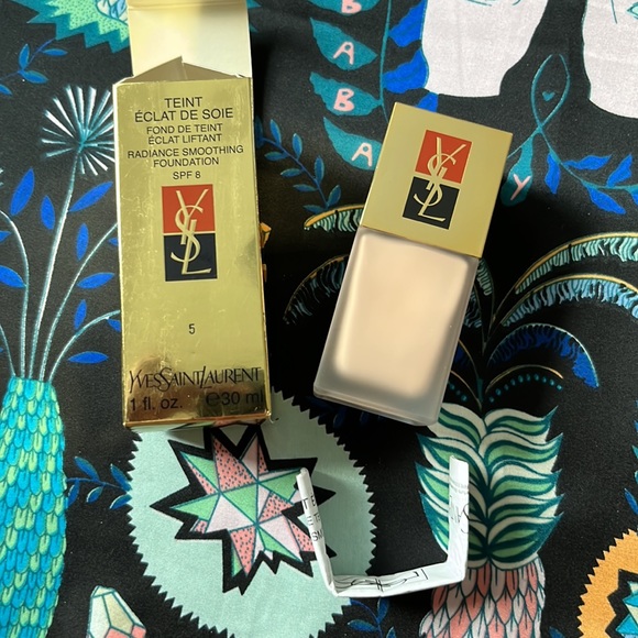 Yves Saint Laurent | Makeup | Ysl Teint Eclat De Soie Radiance ...